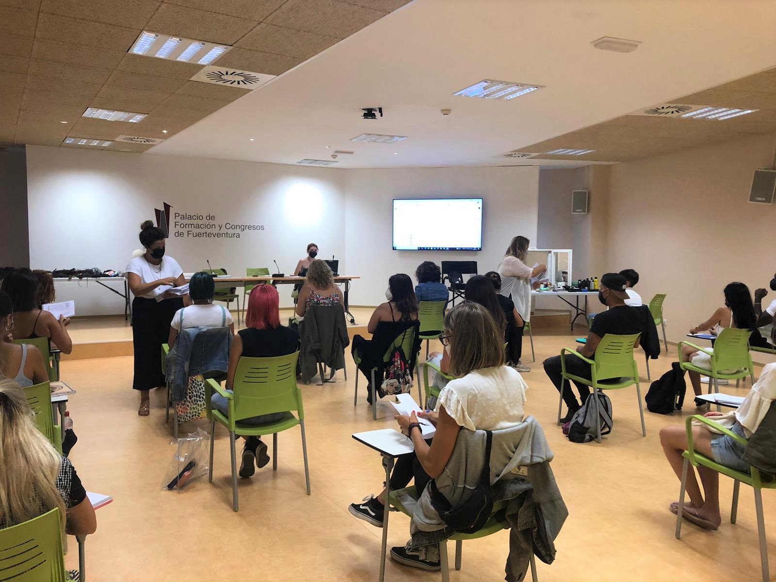 Un centenar de personas formadas con los cursos de Fuerteventura Film ...