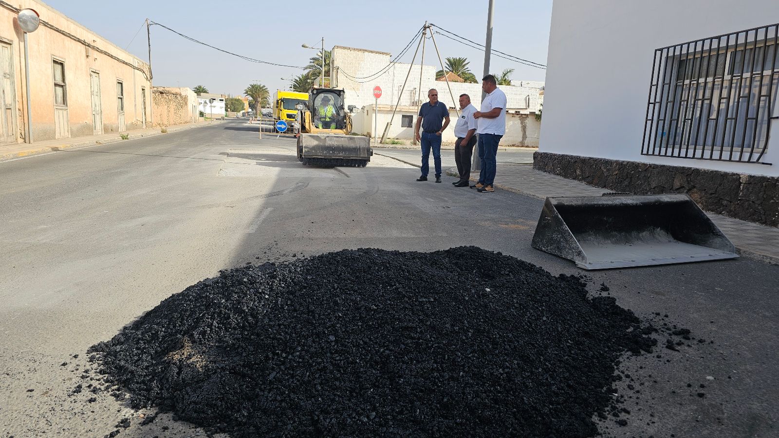 Antigua culmina la mejora del firme en la calle Manuel Sánchez Évora hacia La Corte ...